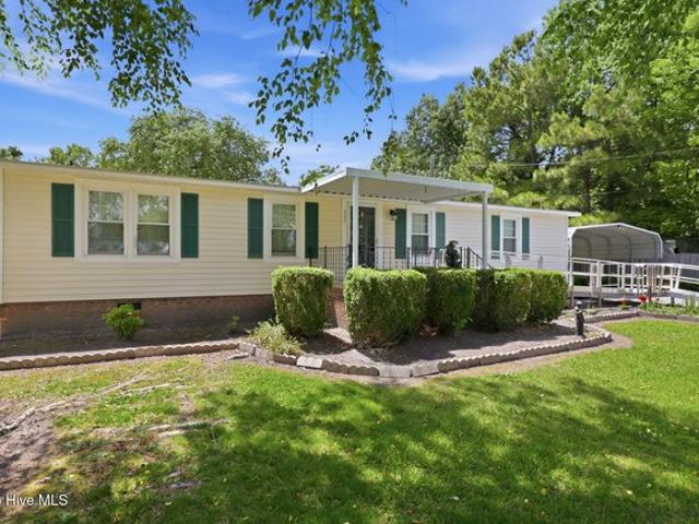 3526 Red Tip Ln, Farmville, NC 27828