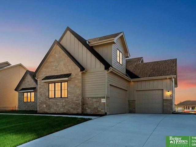 3526 S 218th St, Elkhorn, NE 68022