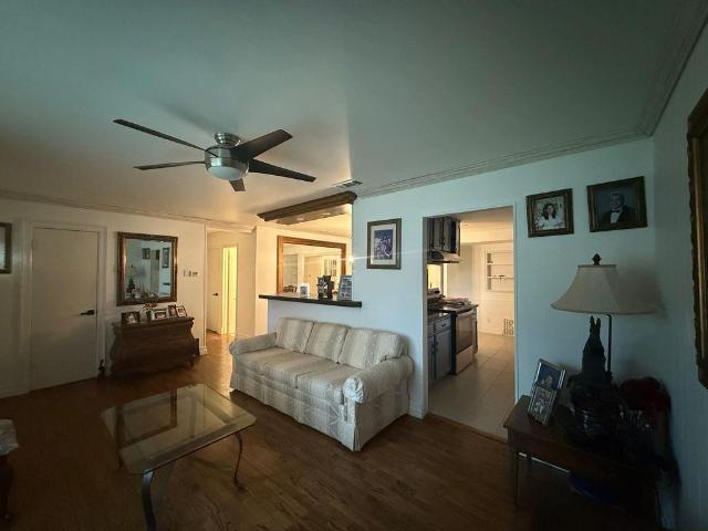 3526 W Rochelle Road