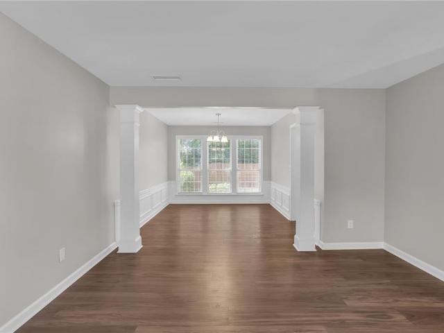 3527 Chastain Glen Lane NE