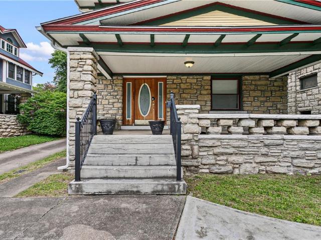 3527 Kenwood Avenue