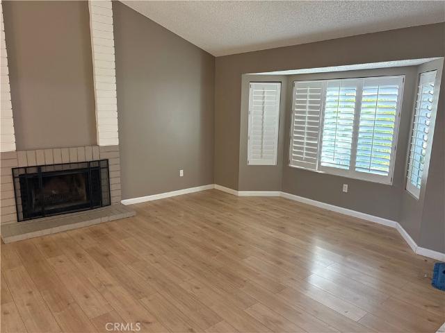 3527 Lake Crest