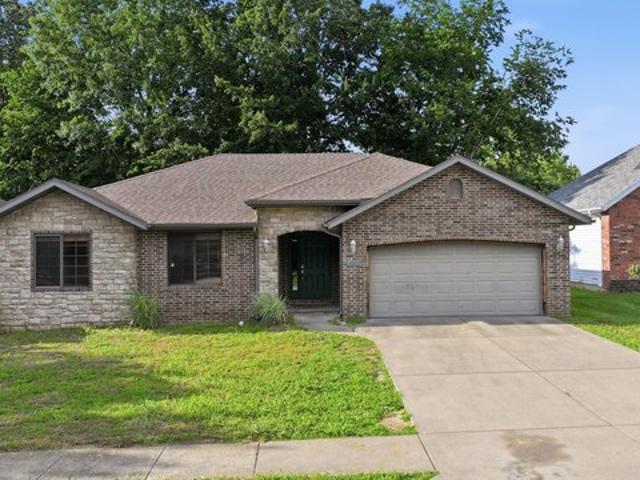 3527 W Sagamont St, Springfield, MO 65807