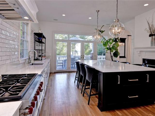 3528 Barretts Ferry DR