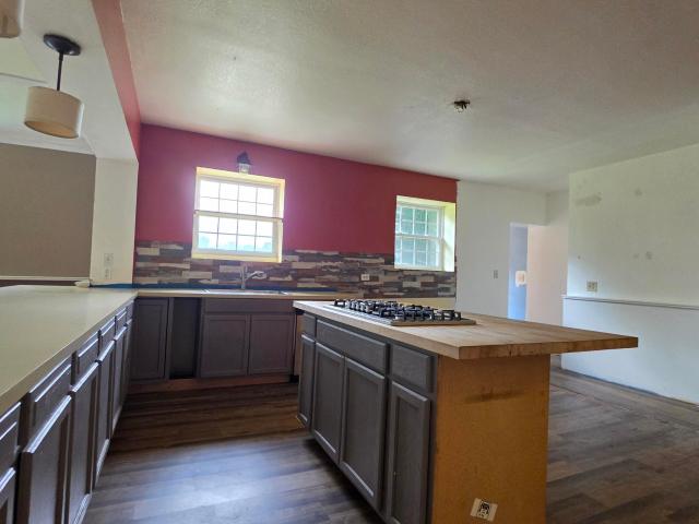 3528 Highway 39W Off