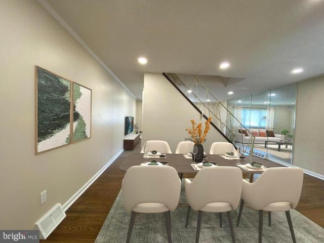 3528 W Crown Avenue