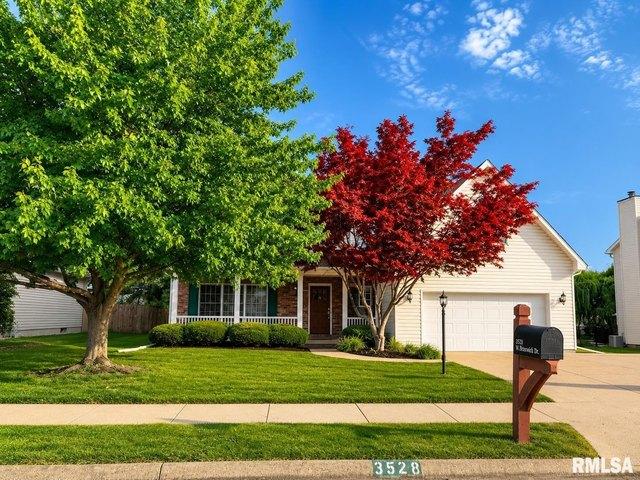 3528 W Brenwick Dr, Peoria, IL 61614