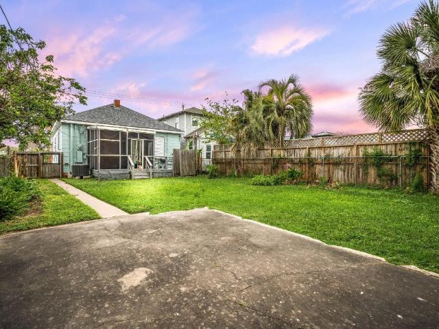 3529 Ave S, Galveston, TX 77550 | MLS #62436 | Compass