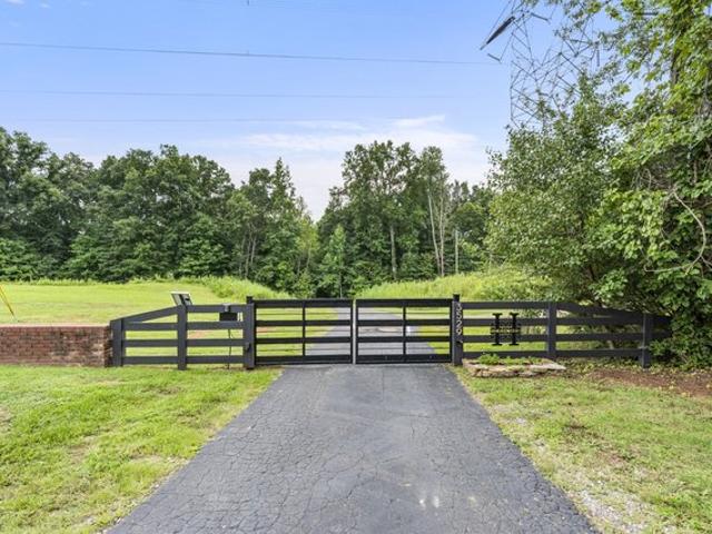 3529 Southwark Dr, Springfield, TN 37172