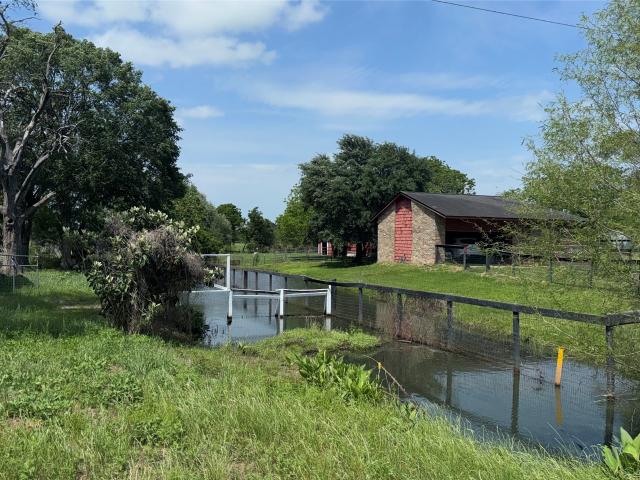 35206 Cattle Creek Rd, Pine Island, TX 77445 | MLS #20982
