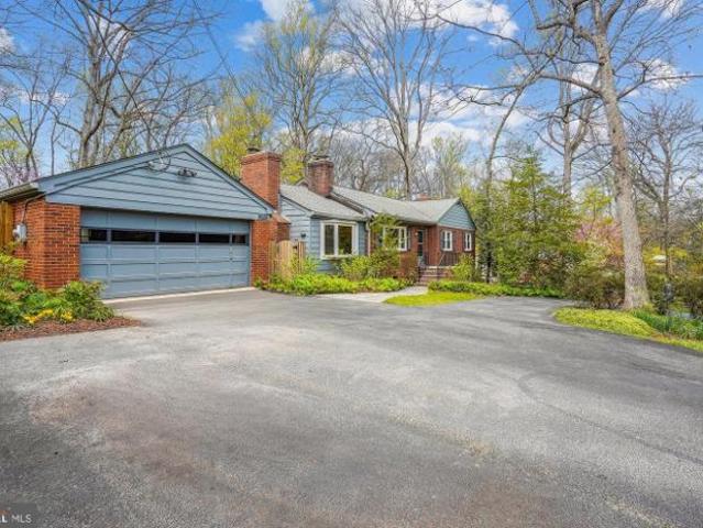 3520 Barkley Dr, Fairfax, VA 22031