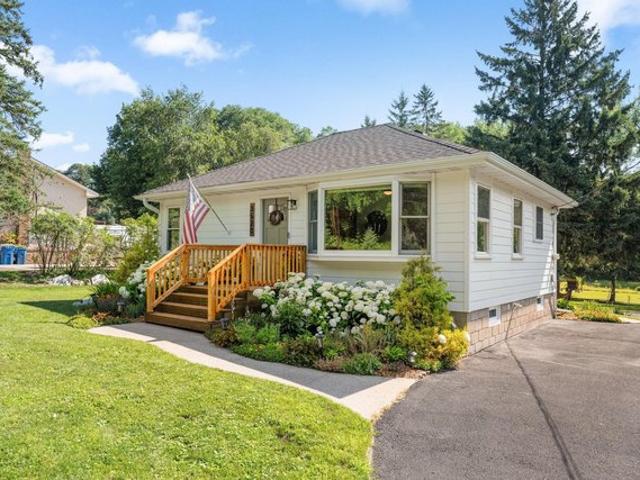 3520 Edgerton St, Vadnais Heights, MN 55127