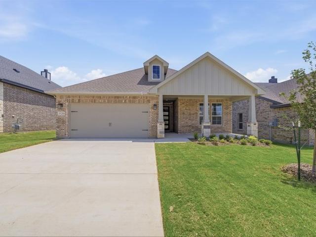 3520 Helena St, Gainesville, TX 76240