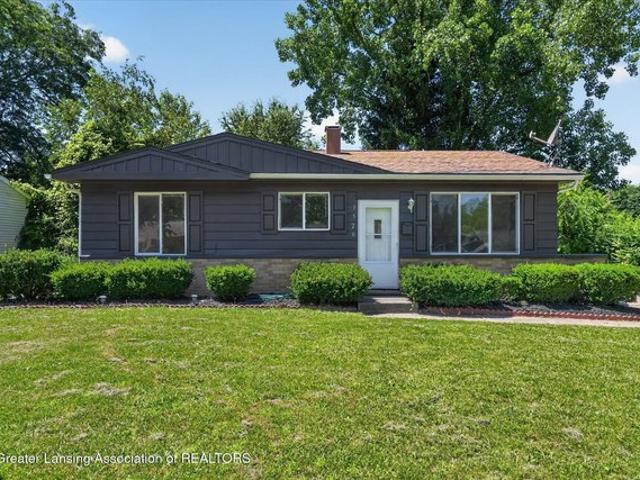 3520 Kendalwood Dr, Lansing, MI 48911
