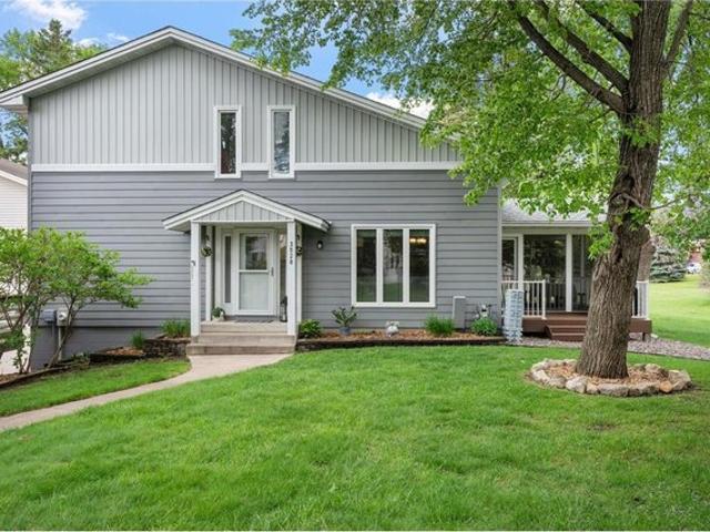 3520 Pilgrim Ln N, Plymouth, MN 55441
