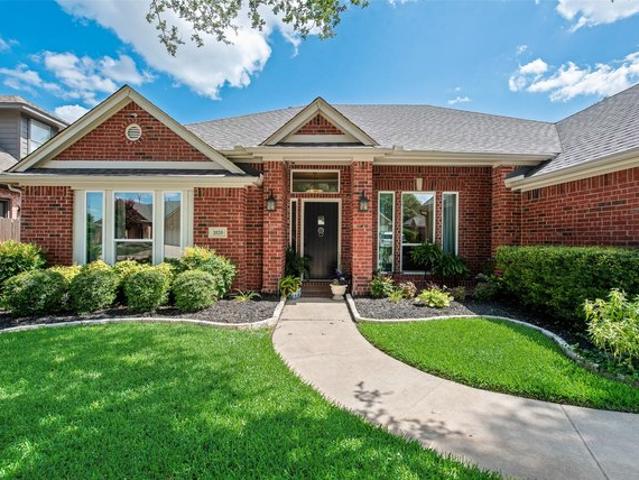 3520 Stone Creek Ln N, Fort Worth, TX 76137