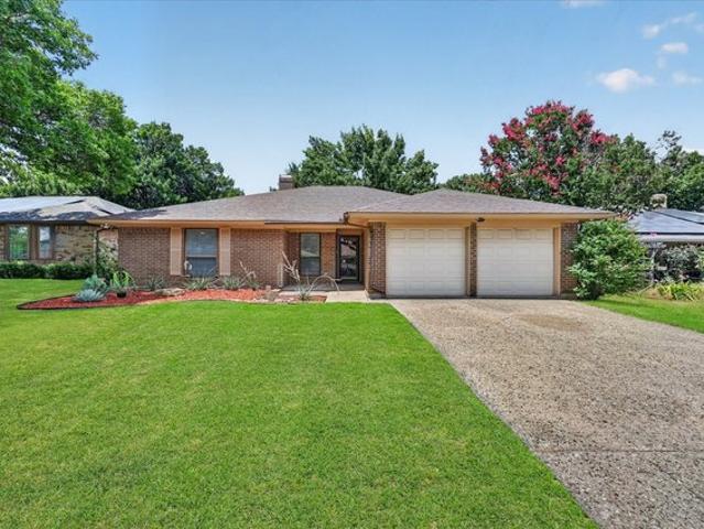 3520 Willowbrook Dr, Fort Worth, TX 76133