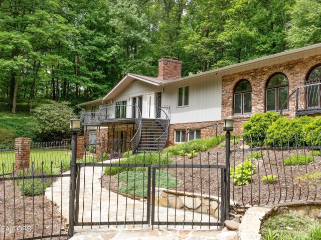 3521 Montlake Drive