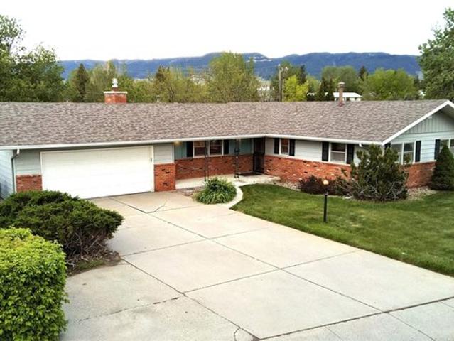3521 Navarre Rd, Casper, WY 82604
