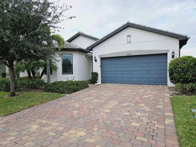 3521 E Hampton Cir, Alva, FL 33920