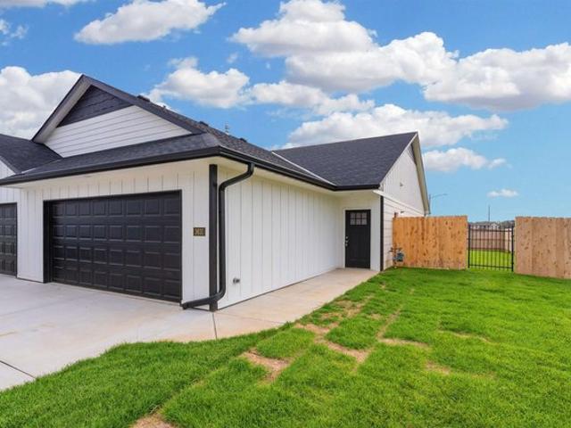 3522 W Angel St, Wichita, KS 67217
