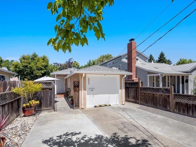 3523 Page St, Redwood City, CA 94063