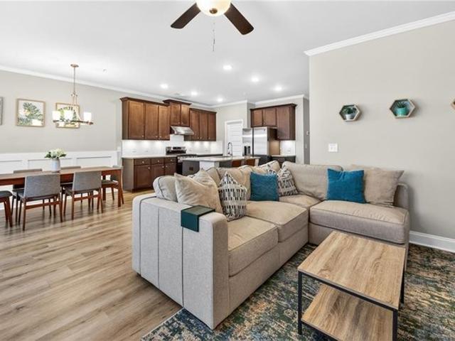 352 Cherryhill Ln, Woodstock, GA 30188