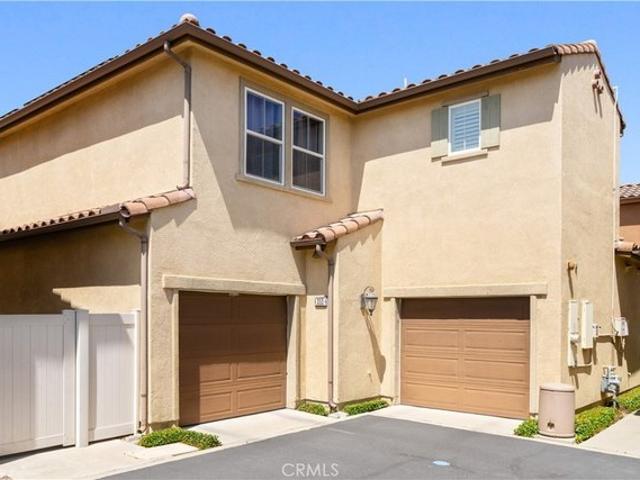 352 Golden Bear Ln, Upland, CA 91786