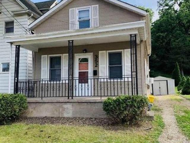 352 Kaufmann Ave, Dubuque, IA 52001