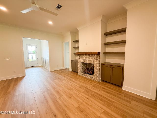 352 Oakville Circle