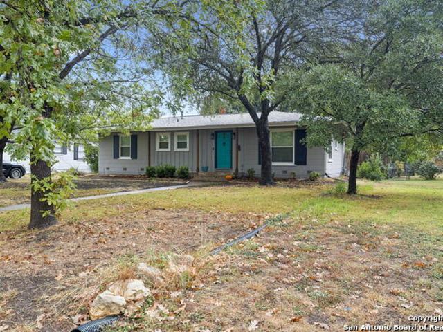 352 Larchmont Dr