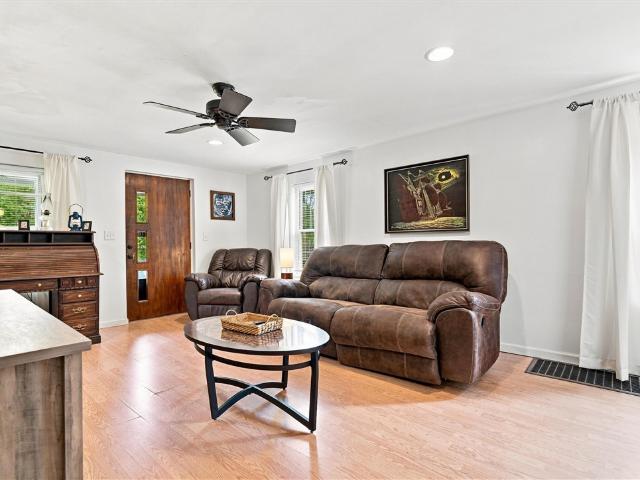 352 Mountain View Rd