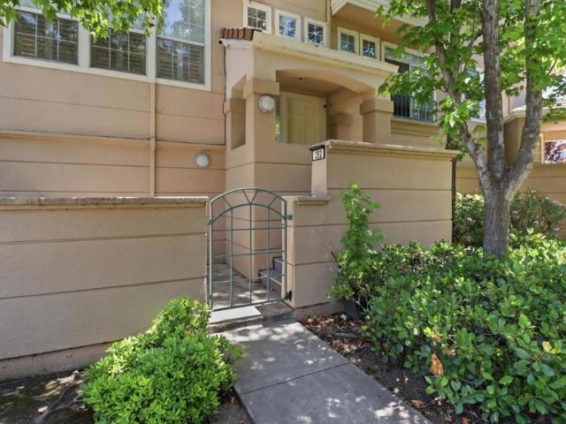 352 Montecito Way