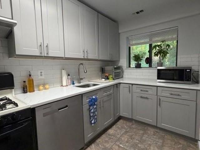 352 N Greeley Avenue