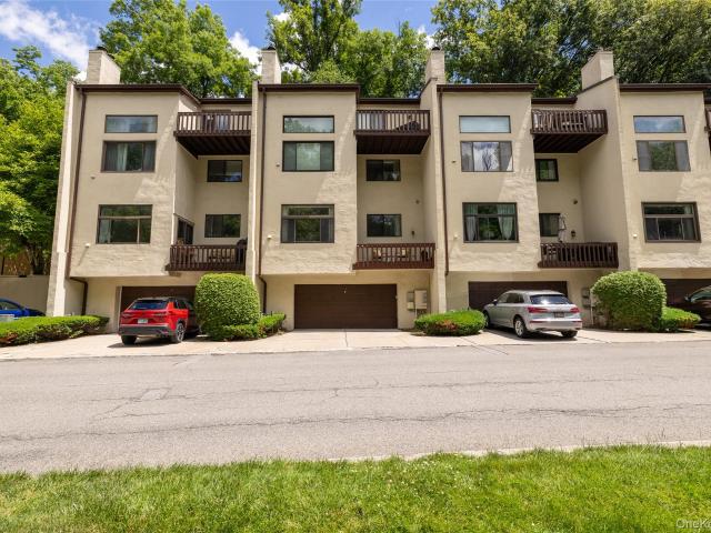 352 N Greeley Avenue