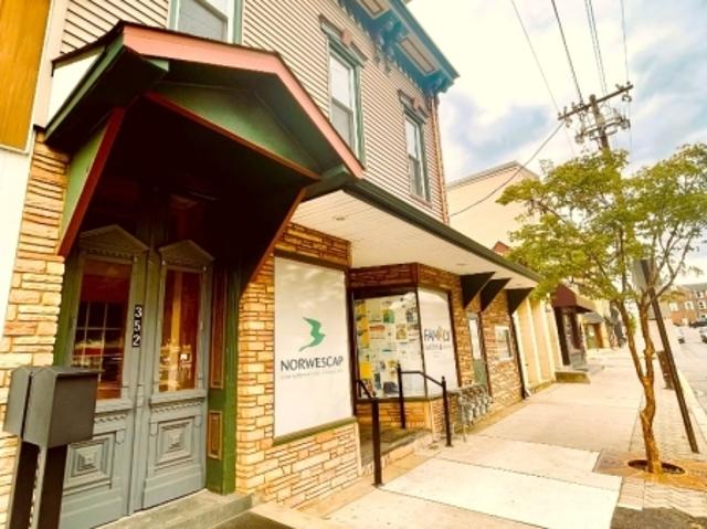 352 S Main St