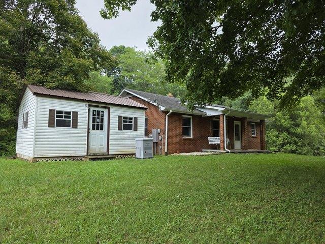 352 Sawmill Hill Rd NW, Willis, VA 24380