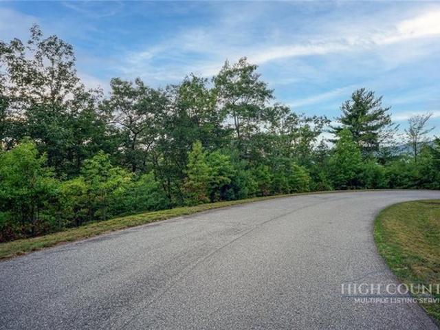 352 Pepperroot Rd, Boone, NC 28607