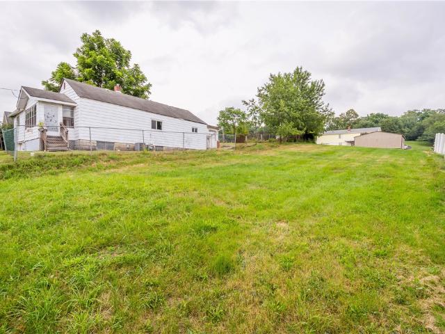 352 Pershing Ave