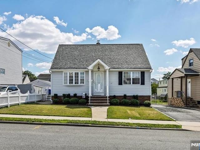 352 Wilson Ave, Lyndhurst, NJ 07071
