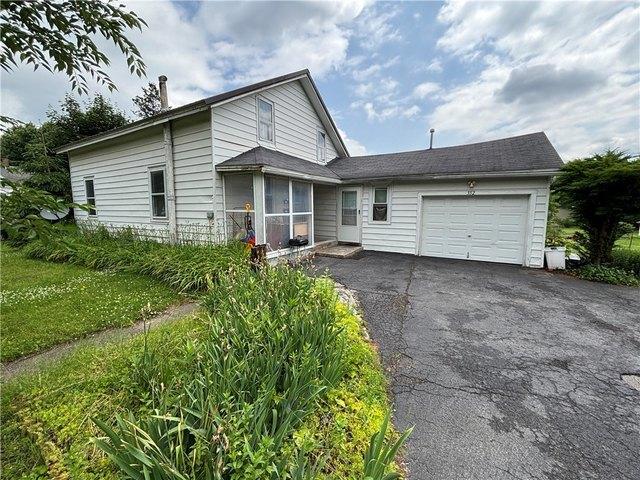 352 Vienna St, Newark, NY 14513
