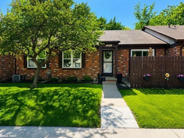 35340 Bristlecone Dr, Clinton Township, MI 48035