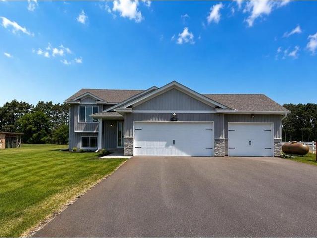 35341 Hastings St NE, Cambridge, MN 55008