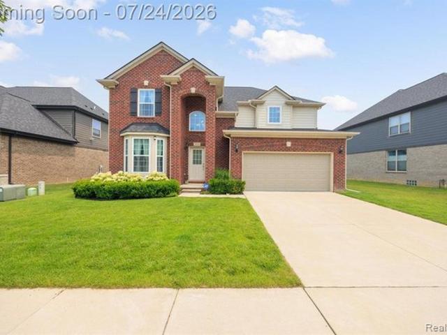 3534 Birchmount Dr, Troy, MI 48083