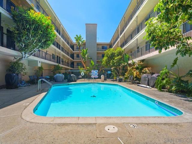 3535 Monroe Ave 46