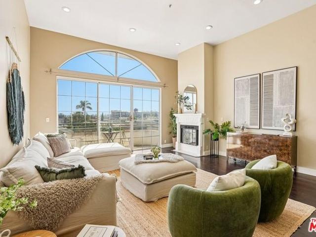 3535 Dunn Dr Unit 4, Los Angeles, CA 90034