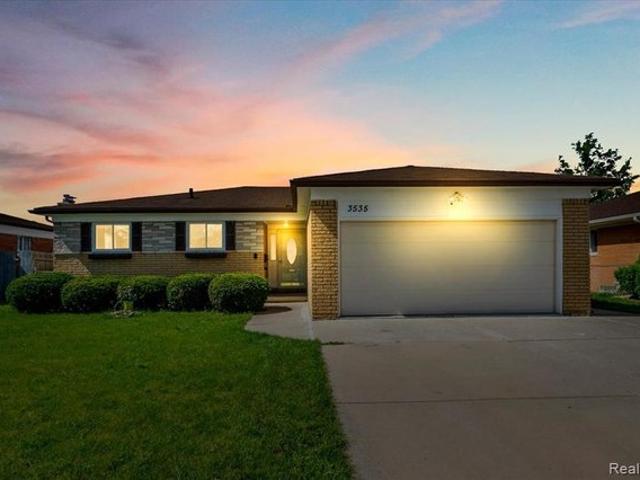 3535 Hein Dr, Sterling Heights, MI 48310