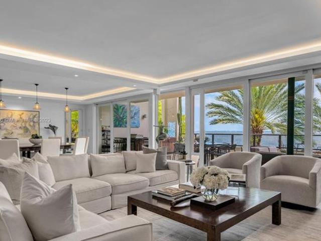 3535 Hiawatha Ave #304, Miami, FL 33133