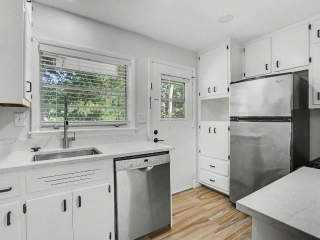 3535 Roswell Road Northeast, Unit E2 2 Bedroom Condo for Rent at 3535 Roswell Rd Ne, Atlanta, GA 30305 Buckhead Forest