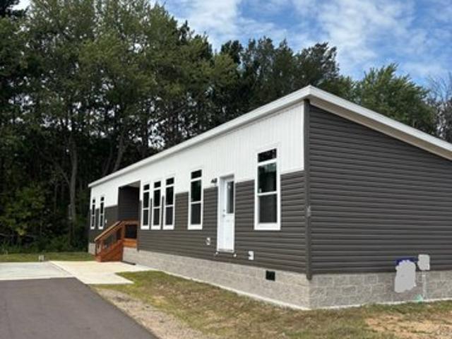 3536 W Folsom St Trlr 60, Eau Claire, WI 54703